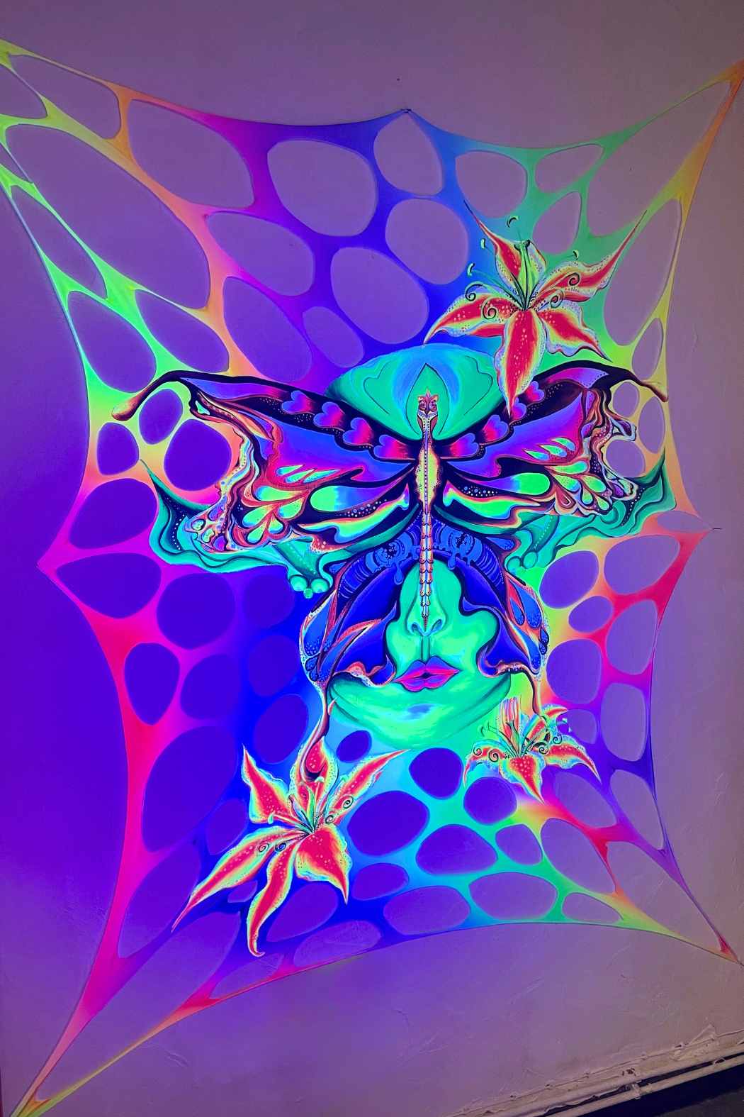 UV-Reactive Psychedelic Rainbow Pixie Event Decoration – Trippy Creations