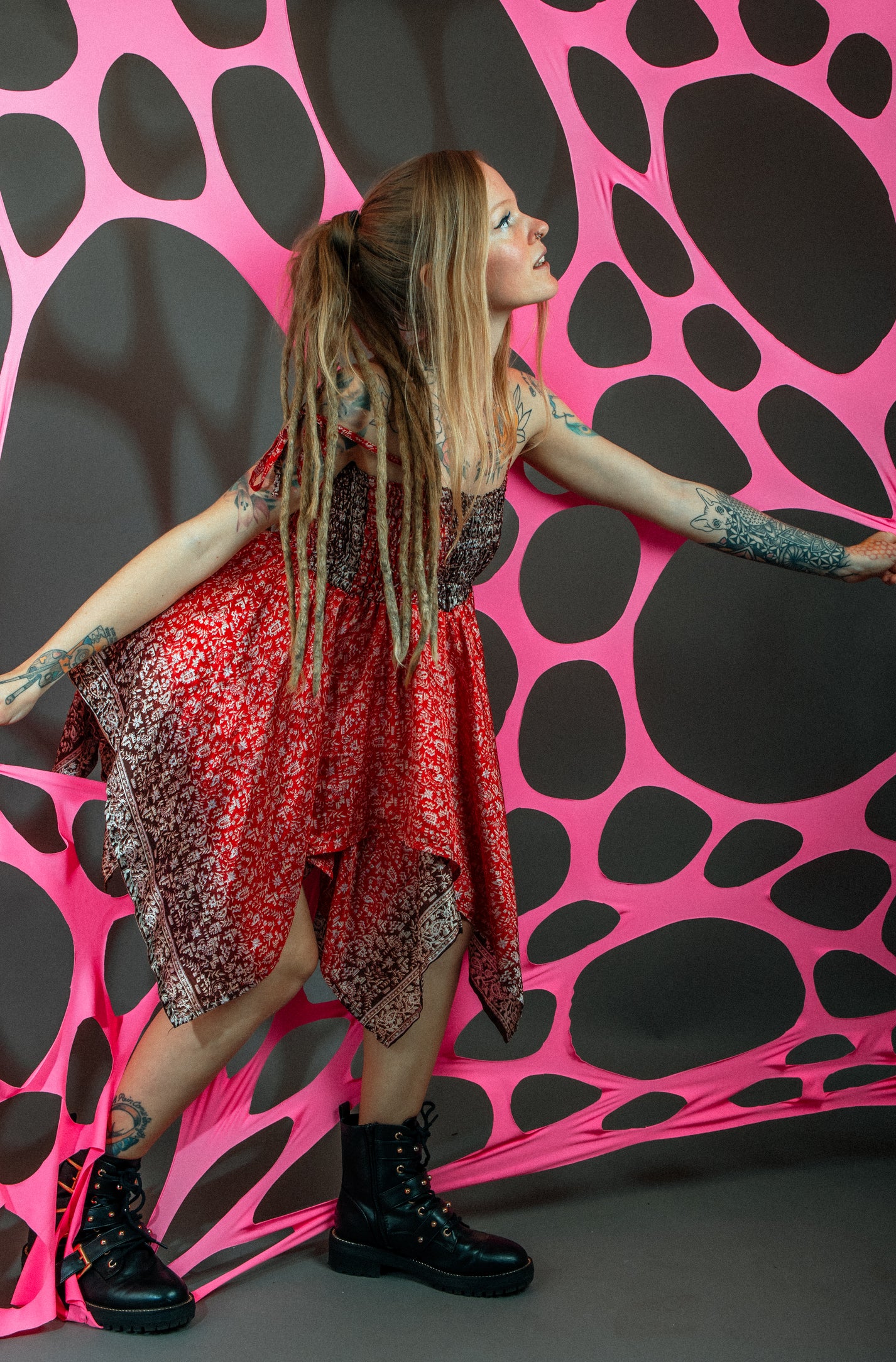 Vivid Red Glow UV Black Light Wall Decor, trippy tapestry, psy tribe – Trippy Creations